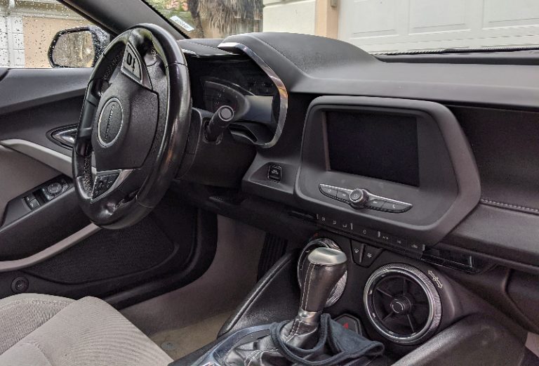 Phone and GPS Mounts for a Chevy Camaro